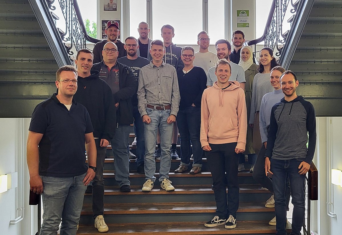 Studierende und Mitarbeitende aus Verkehrsunternehmen durchforsten den „Tarifdschungel“ im ...